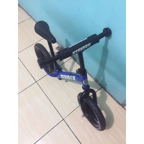 Jual STRIDER PRO WARNA ULTRA BLUE PUSH BIKE/BALANCE BIKE SECOND ...