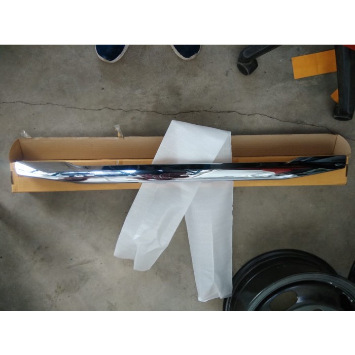 Jual GARNISH PINTU BAGASI CHROME PAJERO 2016 - 2019 - 5817A261 | Shopee ...
