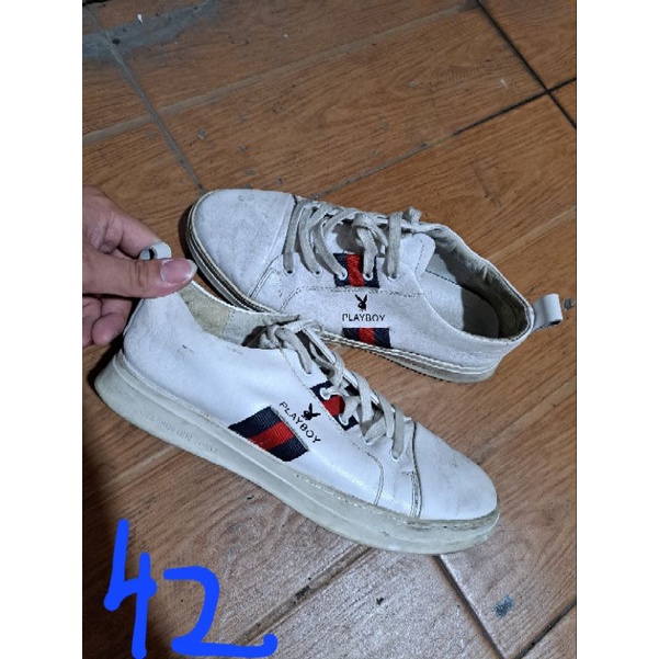Jual SEPATU PLAYBOI SECOND UK42 SEKEN BAGUS | Shopee Indonesia
