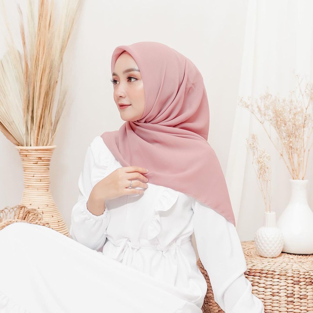 Jual KERUDUNG HIJAB SEGI EMPAT POLOS WARNA PINK MERAH MUDA | Shopee ...
