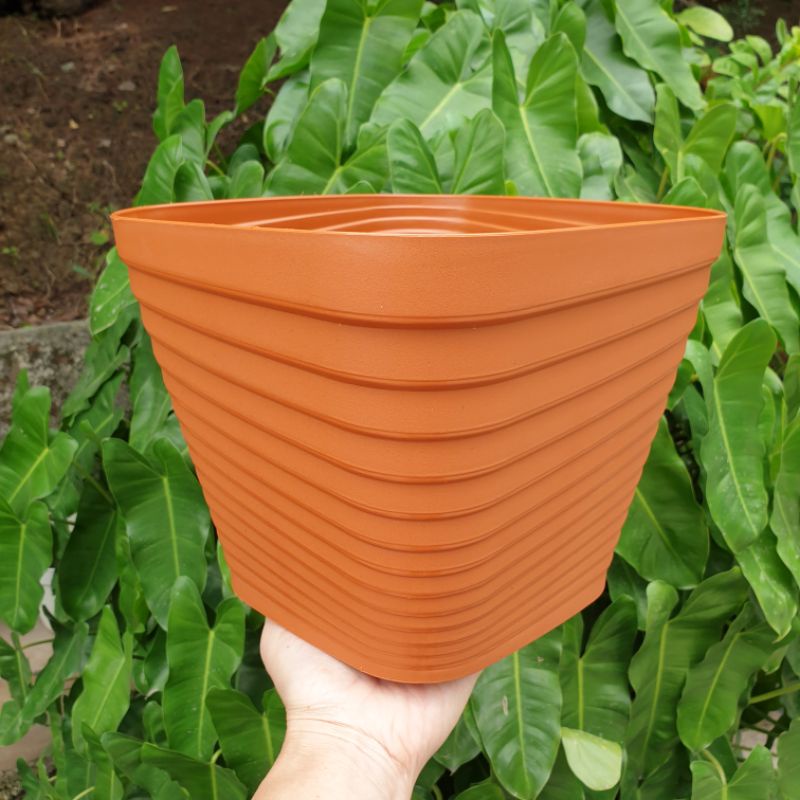Jual SHALLOM CRYSTAL 25 Pot bunga pelastik motif garis Pot Kotak ...