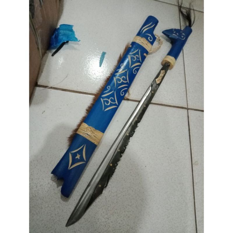 Jual Mandau Beraneka Ragam Motif Golok Parang Senjata Dayak Pusaka Khas ...
