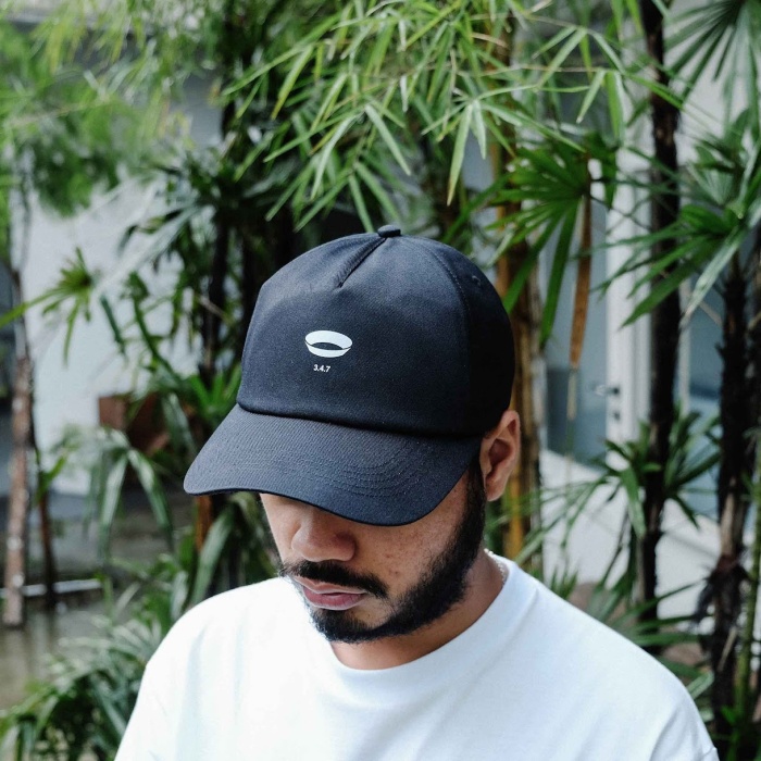 Jual UNKL347 Topi Five Panel Warna Hitam Detail Simpel BOLW | Shopee ...
