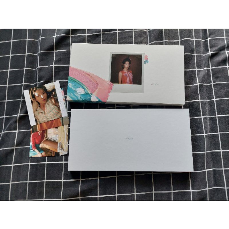 Jual IU - The 4th Album Palette(Unsealed) | Shopee Indonesia