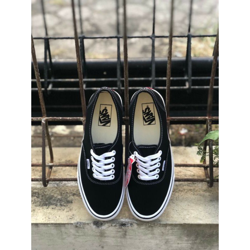 Jual VANS AUTHENTIC BLACK/WHITE CLASSIC (ORIGINAL) | Shopee Indonesia
