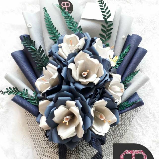 Jual Buket bunga kertas 7 tangkai silver navy | Shopee Indonesia
