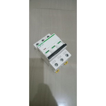 Jual mcb schneider 3phase 63A | Shopee Indonesia