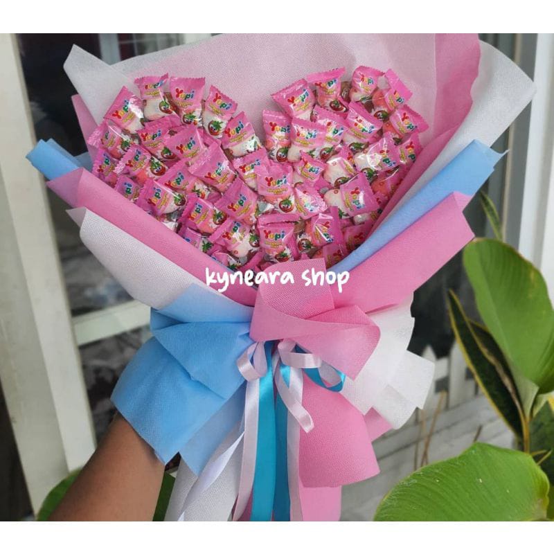 Jual BUKET SNACK YUPI LOVE | Shopee Indonesia