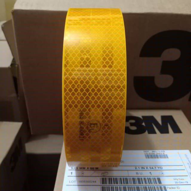 Jual Stiker Reflektor Pemantul Cahaya Merk 3M E1 104R warna kuning 1 ...