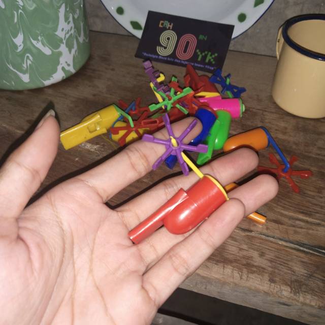 Jual SEMPRITAN KITIRAN plastik 3PCS . Mainan Peluit Tiup Baling jadul ...