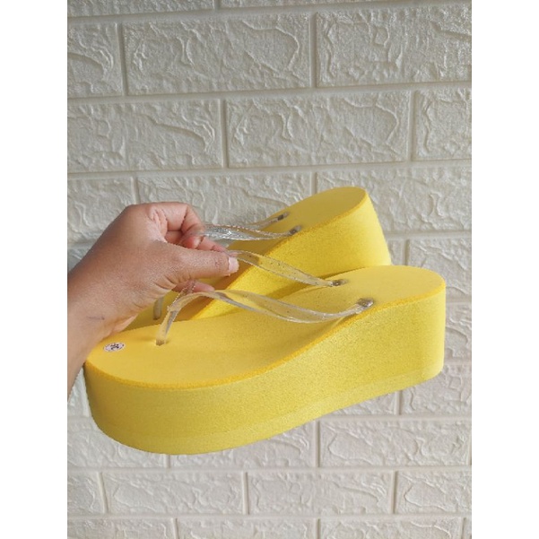 Jual SANDAL WEDGES POLOS KUNING HEELS 7CM | Shopee Indonesia