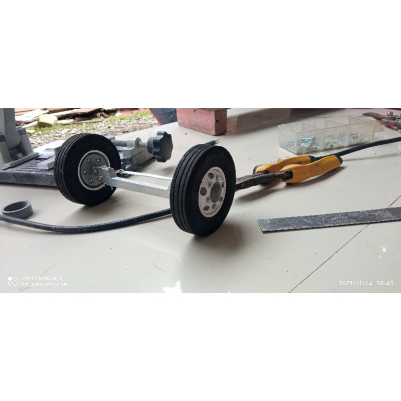 Jual Roda Depan miniatur truk plus tierod | Shopee Indonesia