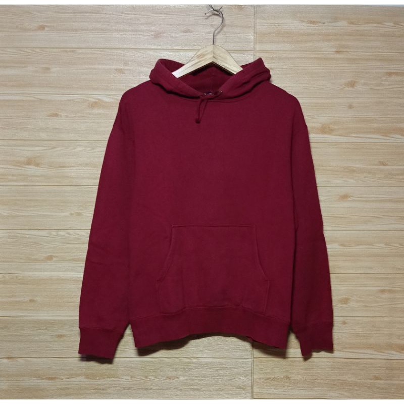 Jual BASIC HOODIE UNIQLO MERAH MAROON | Shopee Indonesia