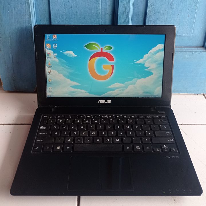Jual Asus X200M Hitam 12 inch RAM 2GB SSD 128GB Windows 10 netbook ...