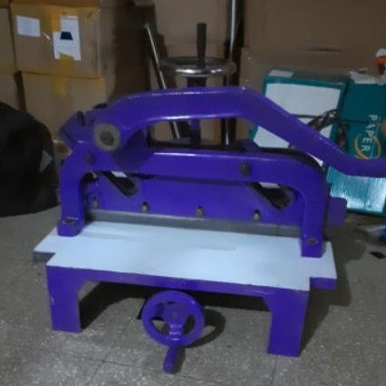 Jual Mesin Potong Pemotong Kertas A3 Manual 1rim (450 lembar HVS 70Gsm ...