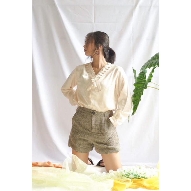 Jual Blouse Ruffle Katlea | Shopee Indonesia