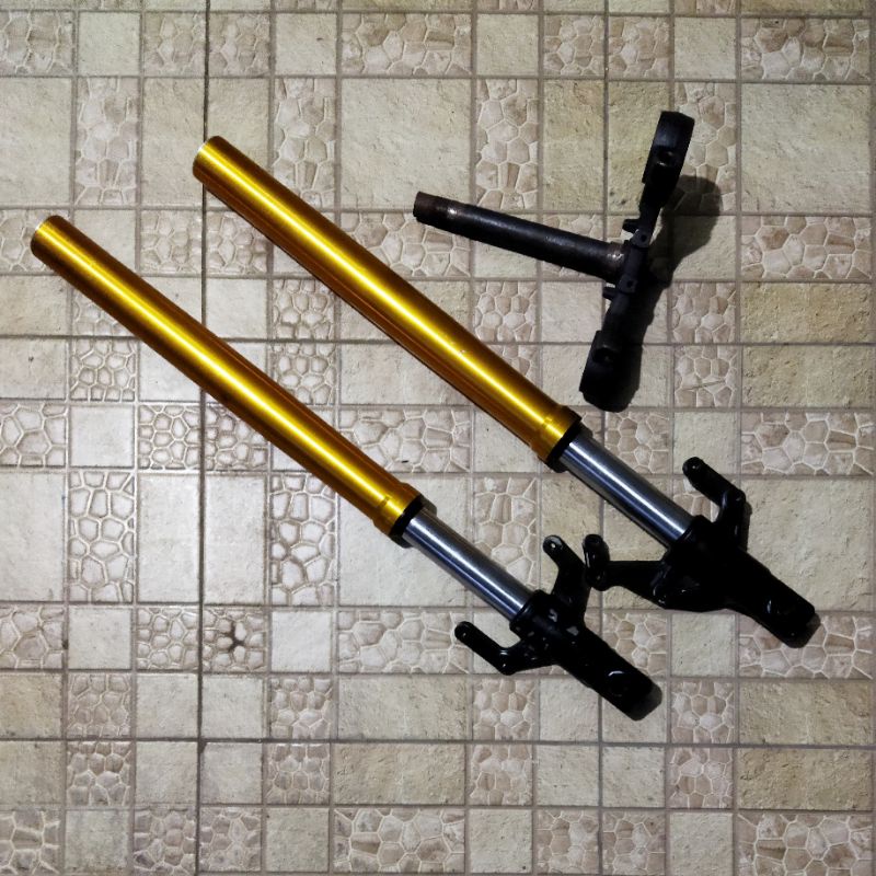 Jual SHOCK SHOCKBREAKER USD UPSIDE DOWN DEPAN YAMAHA NEW R15 V3 ORIGINAL | Shopee Indonesia