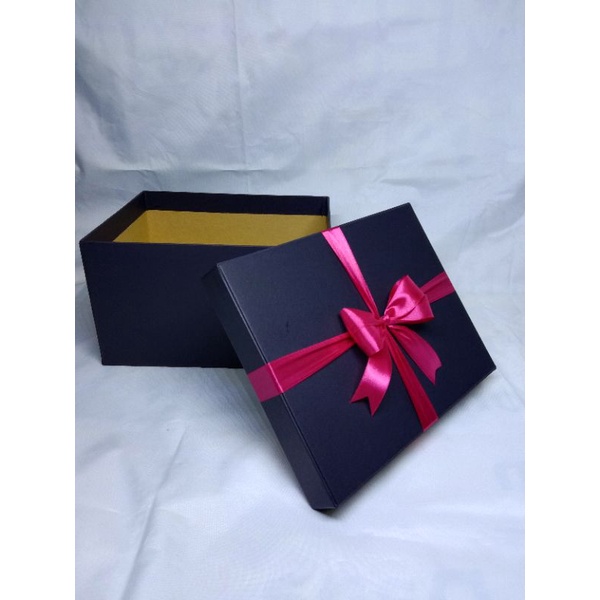 Jual Gift Box Medium + Kotak Hadiah + 25x25x12 cm | Shopee Indonesia