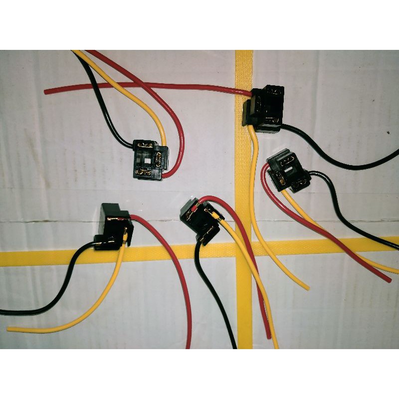 Jual soket lampu sealbeam PVC / socket lampu H4 + kabel | Shopee Indonesia