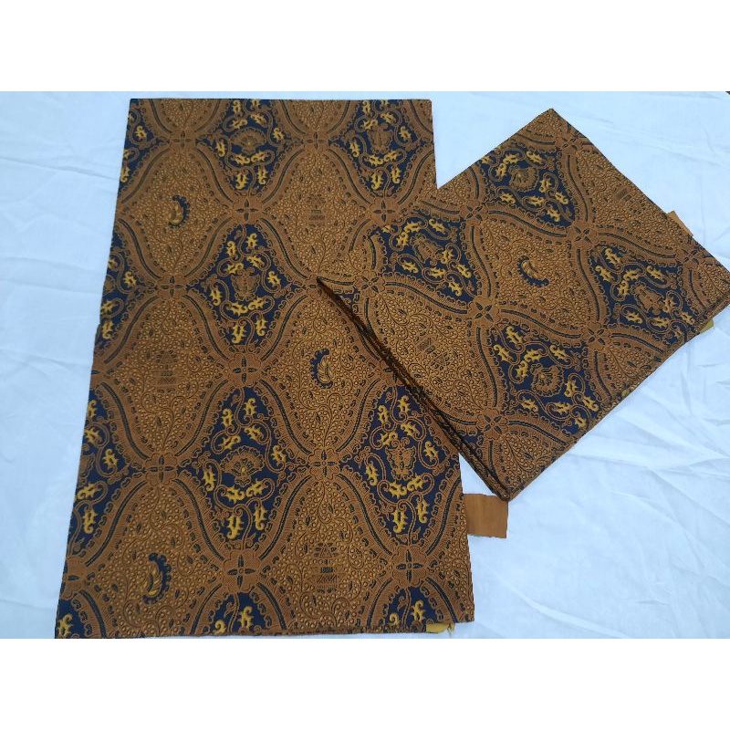 Jual Batik sogan klasik / jarik sogan / batik wedding / jarik wedding ...