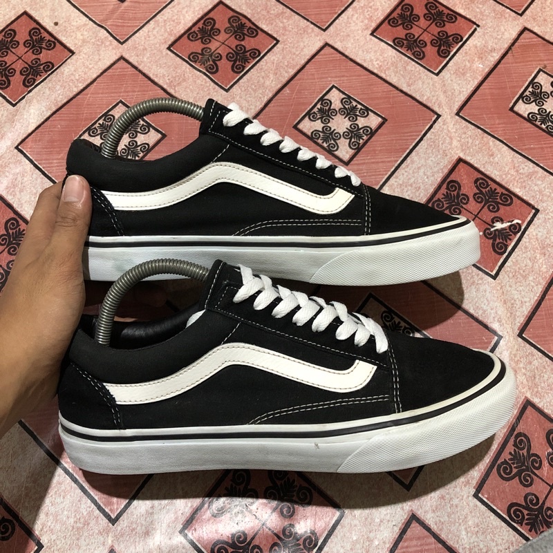 Jual sepatu second original | Shopee Indonesia