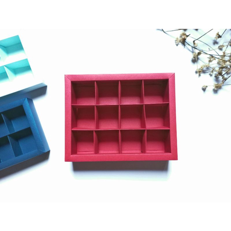 Jual Box Coklat Praline || ukuran 4 x 3 x 4 cm || sekat 12 | Shopee ...