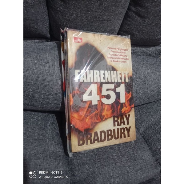 Jual buku novel Ray Bradbury Fahrenheit 451 original | Shopee Indonesia
