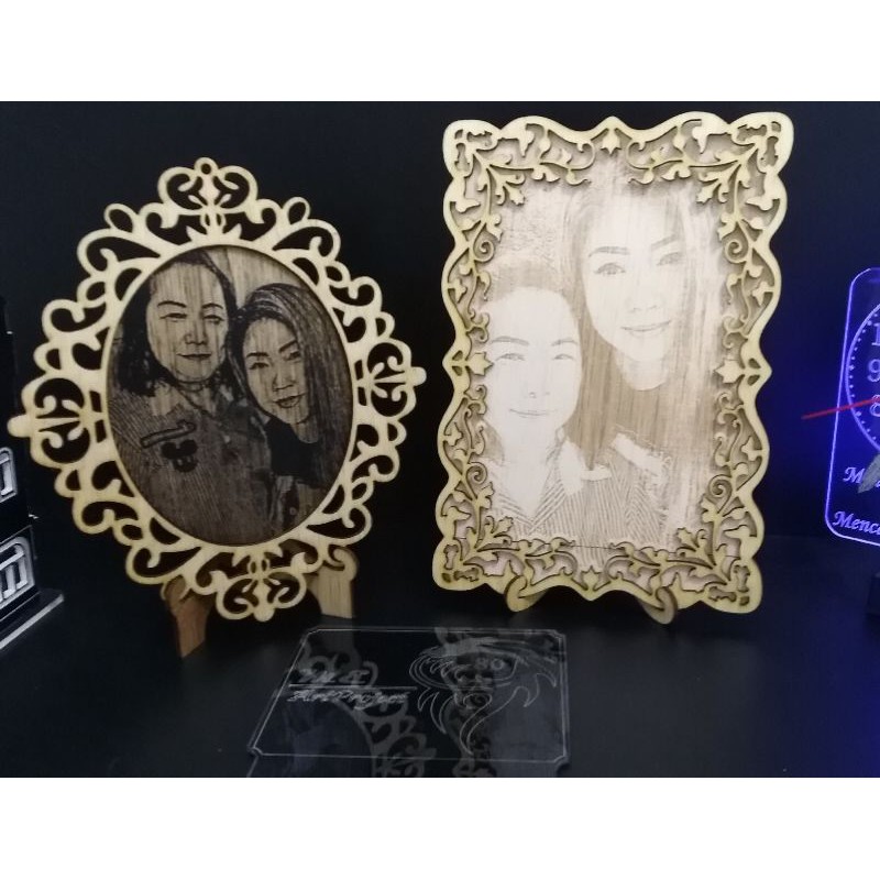Jual CUSTOM FRAME / BINGKAI FOTO GRAVIR KAYU UNIK | Shopee Indonesia