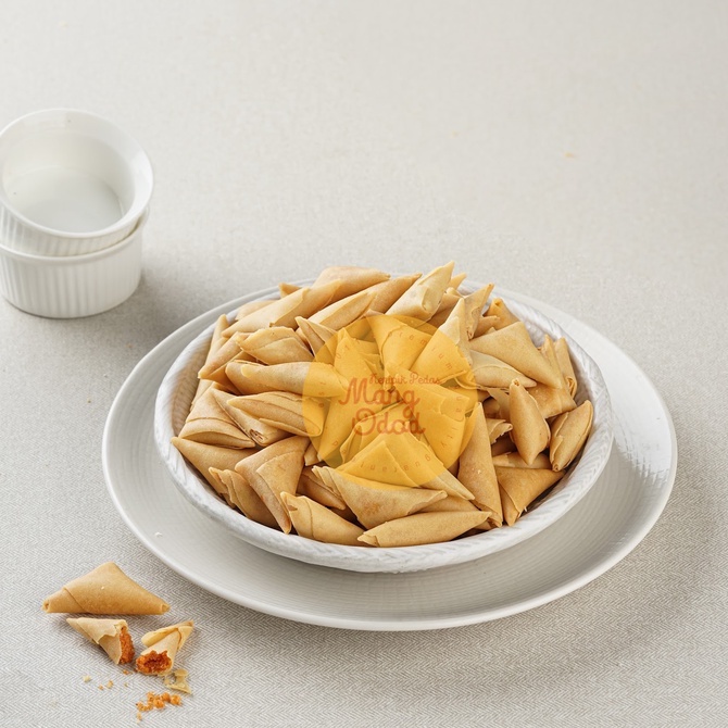 Jual Keripik Samosa Mini isi Ebi. Superr Renyah, Nggak Keras, dan Enak ...