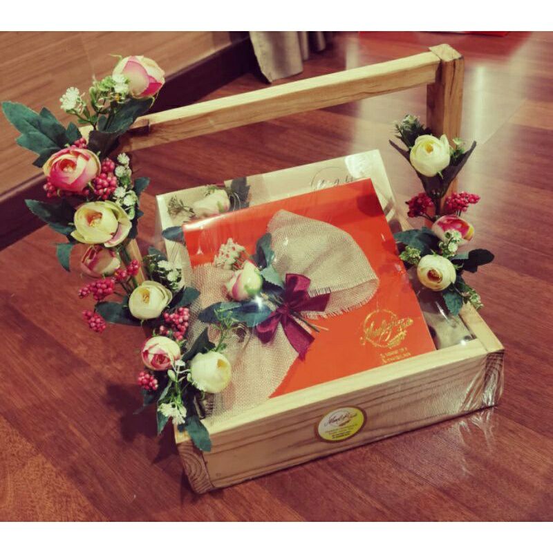 Jual Wooden Hampers 20x20x7,5 Wooden Parcel Wooden Box Carier Gift Box ...