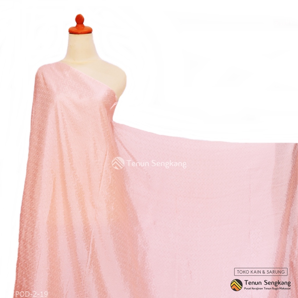 Jual Kain Tenun Dobby Polos Ketebalan Tipis Sutra Bugis Makassar Salem Muda - Tenun Sengkang POD ...