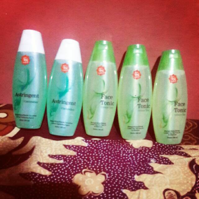 Jual Viva astringent cucumbar & face tonic greantea 100 ml | Shopee ...