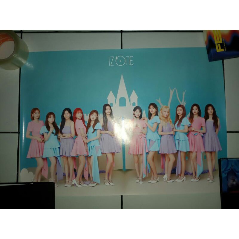 Jual IZ*ONE BLOOM*IZ YURI CHAEYEON / ONEIRIC DIARY (POSTER) | Shopee Indonesia