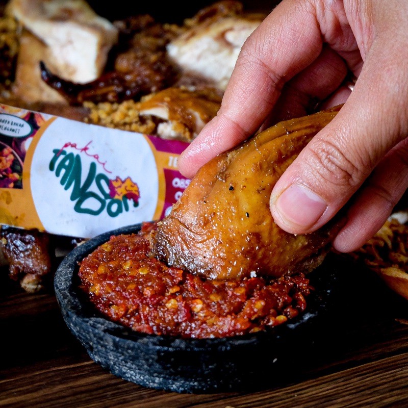 Jual EKSTRA SAMBAL AYAM PAKAI TANGAN | SAMBAL PEDAS | SAMBAL GURIH ...