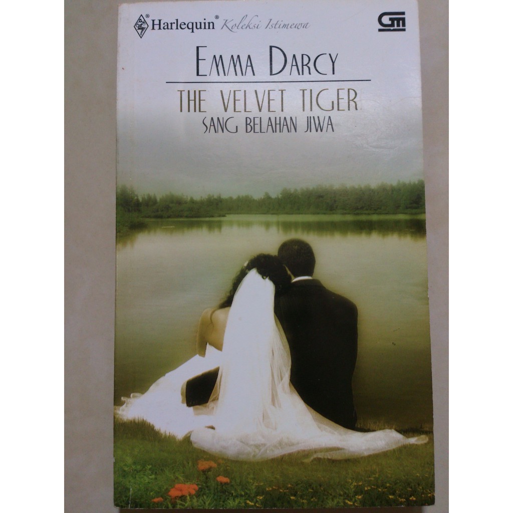 Jual [KOLPRI] Novel The Velvet Tiger (Sang Belahan Jiwa) - Emma Darcy ...