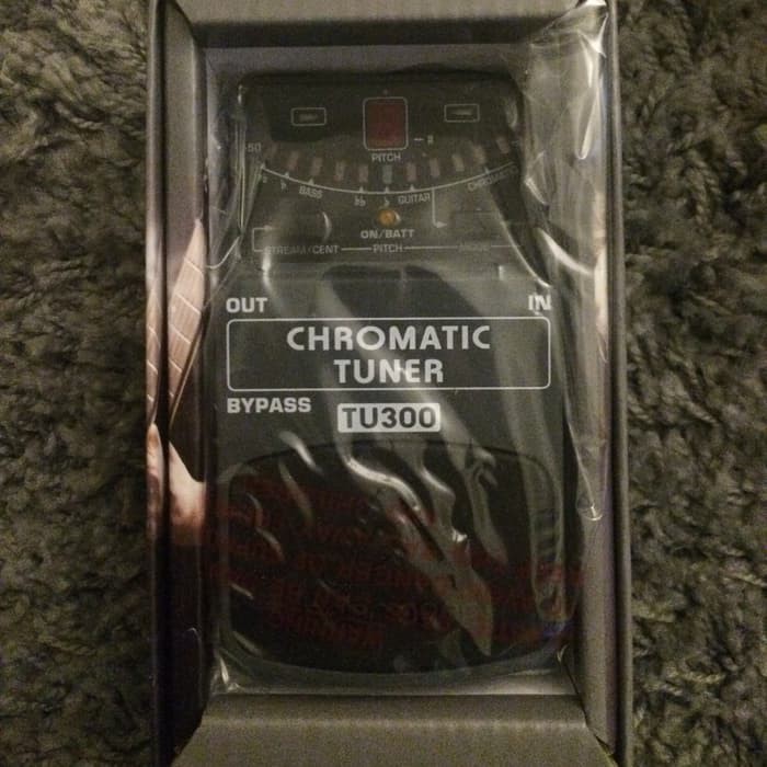 Jual ALAT MUSIK Behringer Tu300 Chromatic Tuner Ultimate Guitar Bass ...