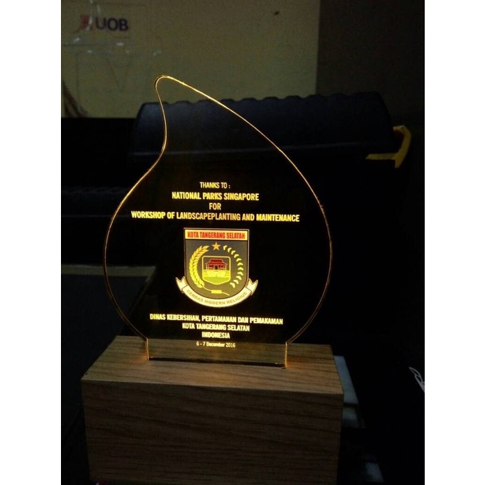 Jual KARIKATUR-MINIATUR- PLAKAT LAMPU AKRILIK DESIGN BEBAS LENGKAP DGN ...