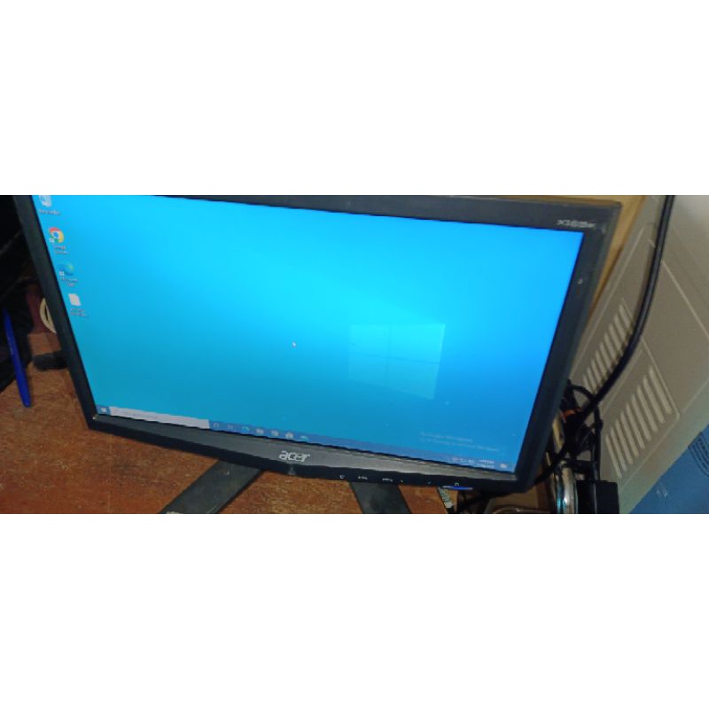 Jual monitor lcd komputer accer 16 in bonus kabel | Shopee Indonesia