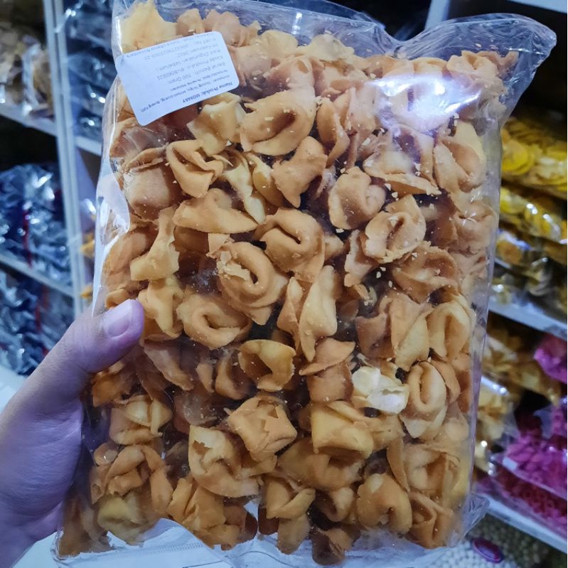Jual Keripik Pangsit Mini Gurih 500 gram Kiloan Murah Renyah Khas Snack ...