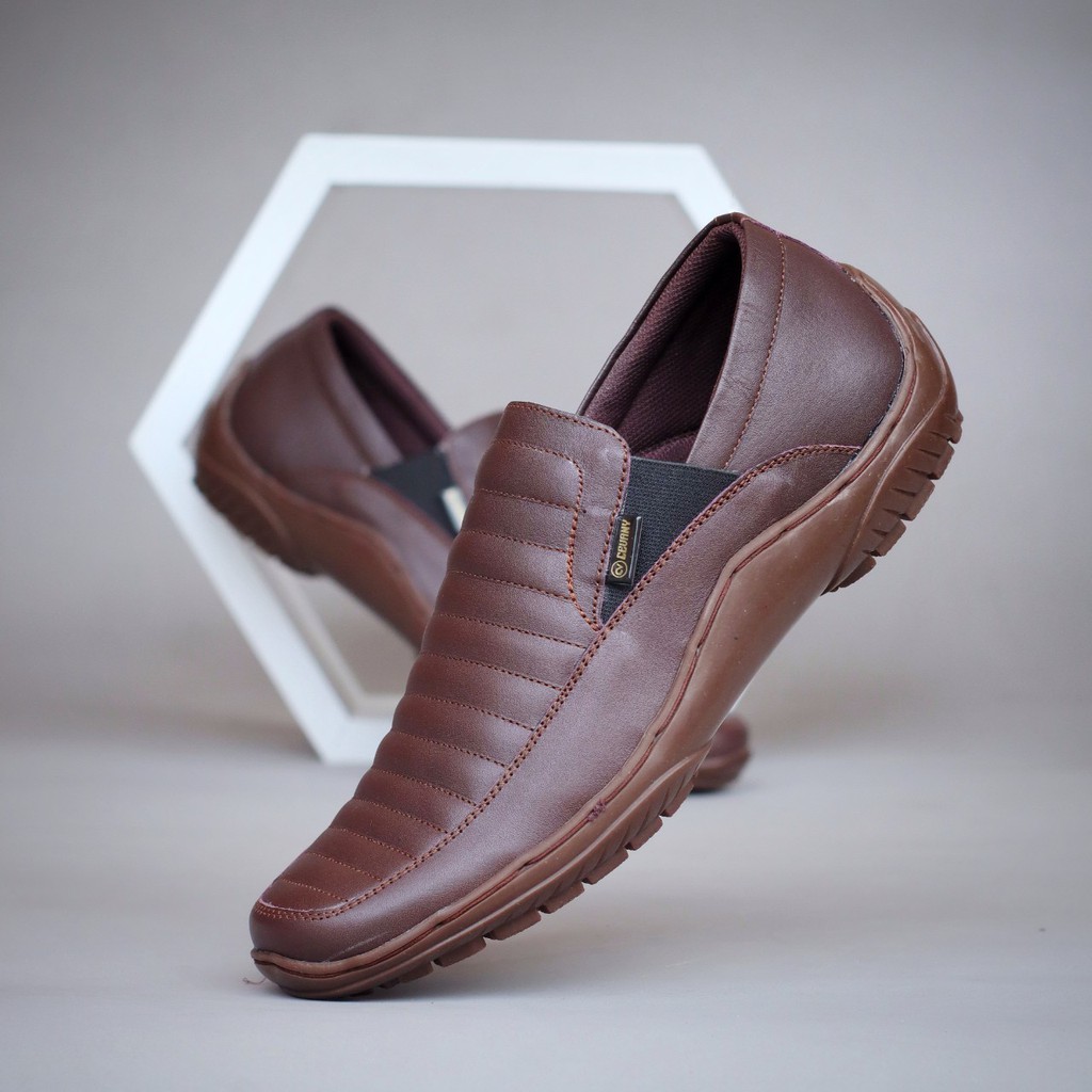 Jual Sepatu Casual Pria Kulit Asli Slip On Murah Cevany Corza Terbaru ...