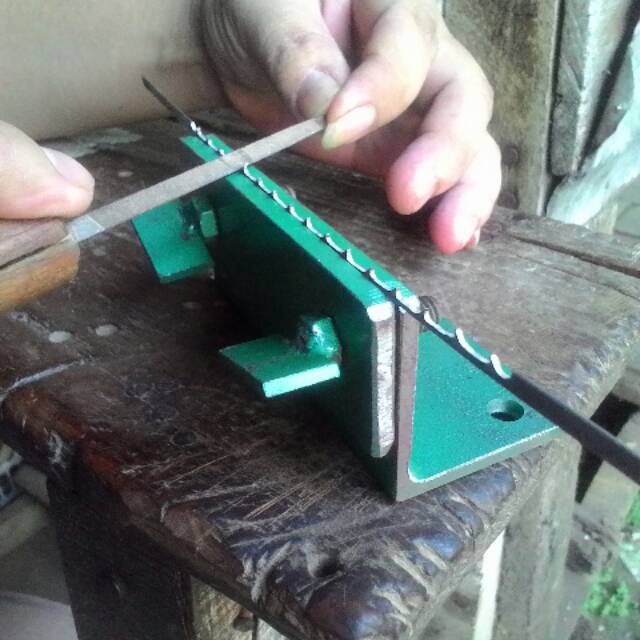 Jual tanggem/ clamp untuk mengasah gergaji jigsaw | Shopee Indonesia