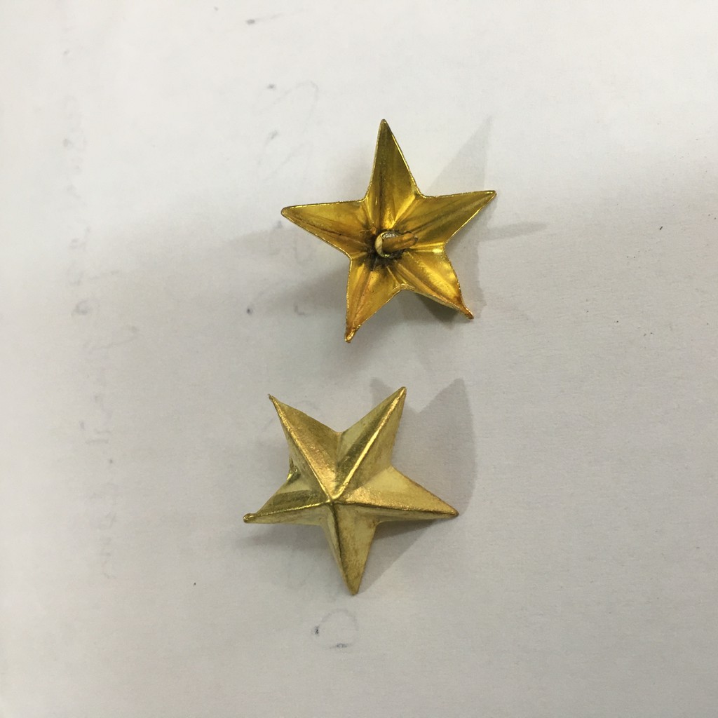 Jual Pin Bintang 1,5cm dan 2cm - Bintang Logam Warna Emas - Pin Bintang ...