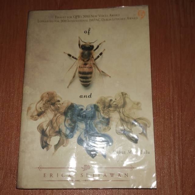Jual buku preloved "Of Bees and Mist" - Erick Setiawan | Shopee Indonesia