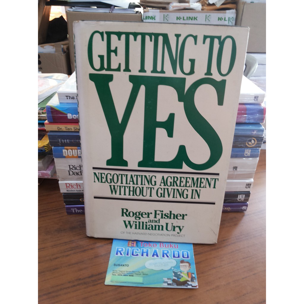 Jual Buku Getting to Yes --- Roger Fisher and William Ury | Shopee ...