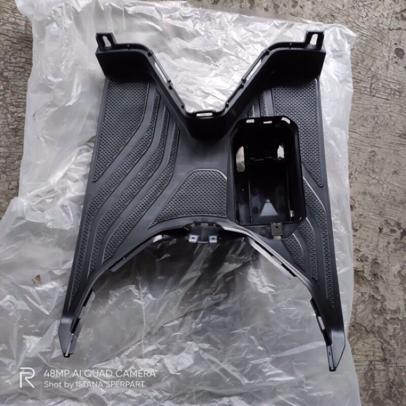 Jual step floor bordes pijakan injekan kaki dek atas vario 125 150 new 2018 2019 2020 2021 K59J ...
