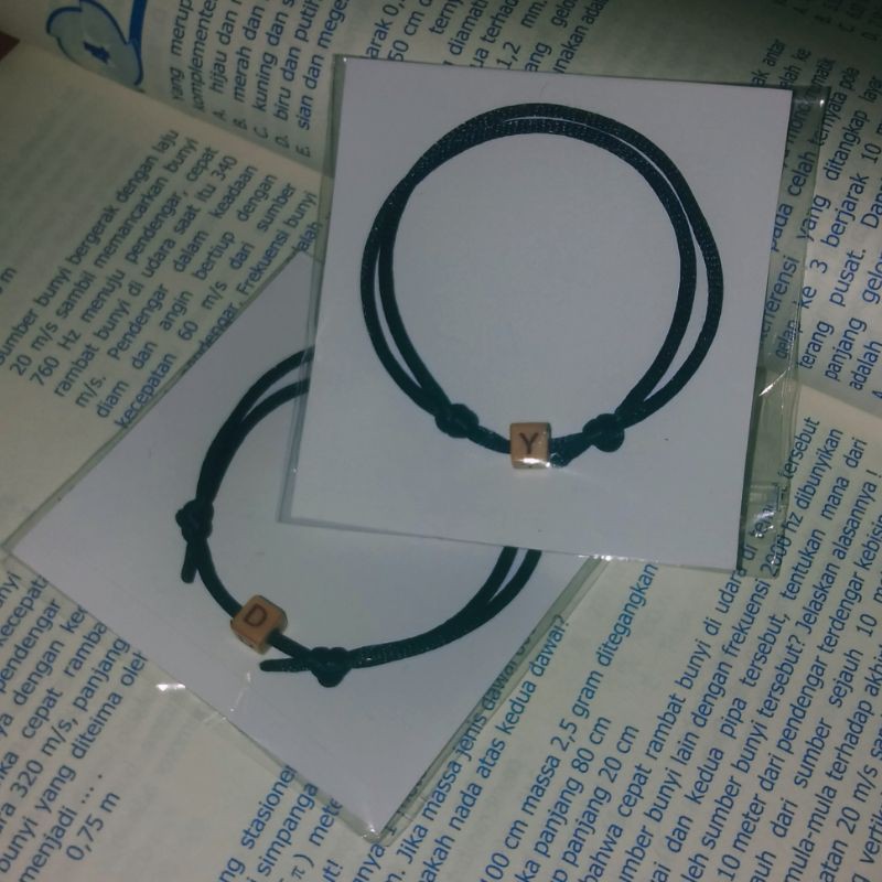 Jual Paket Gelang Inisial 15 pacs | Shopee Indonesia