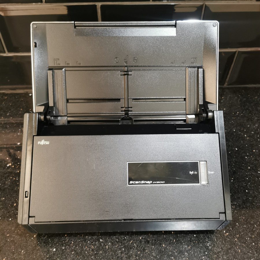 Jual Scanner Folio F4 Fujitsu Scansnap IX500 Bisa Scan Ke Hp Via WifI ...