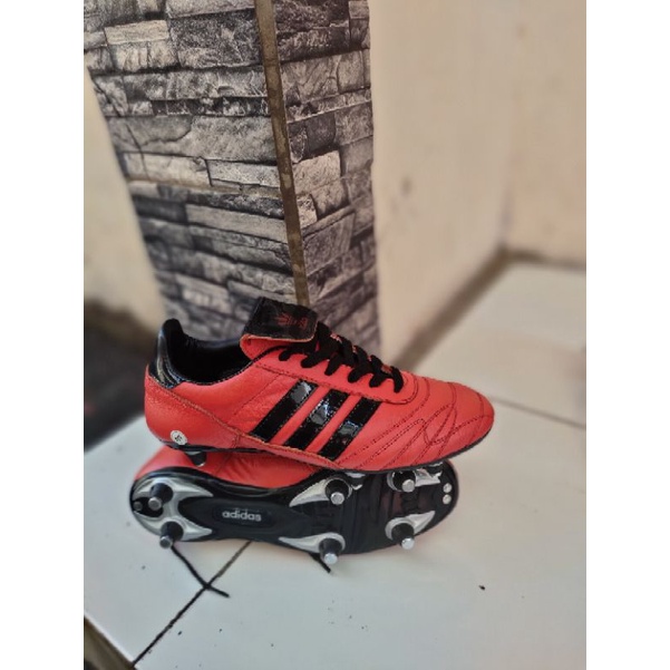 Jual Sepatu bola warna Merah fuulbesi Ter baru bahan kulit sapi ...