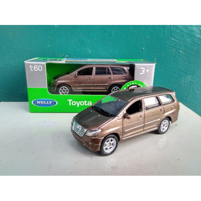 Jual Diecast Innova miniatur mobil Toyota kijang Innova Welly Nex murah ...