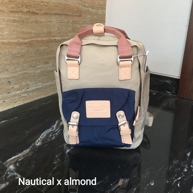 Jual Doughnut Macaroon Backpack New Logo (Mini) | Shopee Indonesia